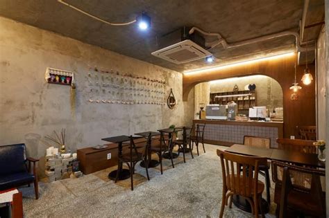 빈티지 컨셉의 아늑한 분위기 10평 카페 인테리어 비용 살롱 인테리어 인테리어 술집 인테리어 디자인