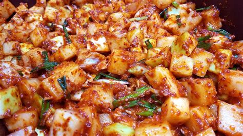 가을무 깍두기 맛있게 담그는 비법 아삭아삭 시원한 맛 Youtube