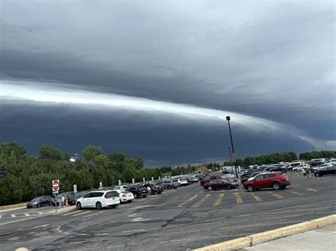 Cool Shelf Cloud Over The Zoo Earlier Rcolumbus