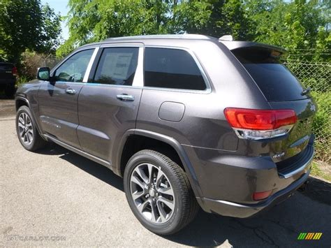 2018 Granite Crystal Metallic Jeep Grand Cherokee Overland 4x4