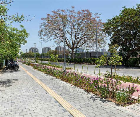 Knowledge Hub Street Development Pdeu Paving Accessibility And Safety