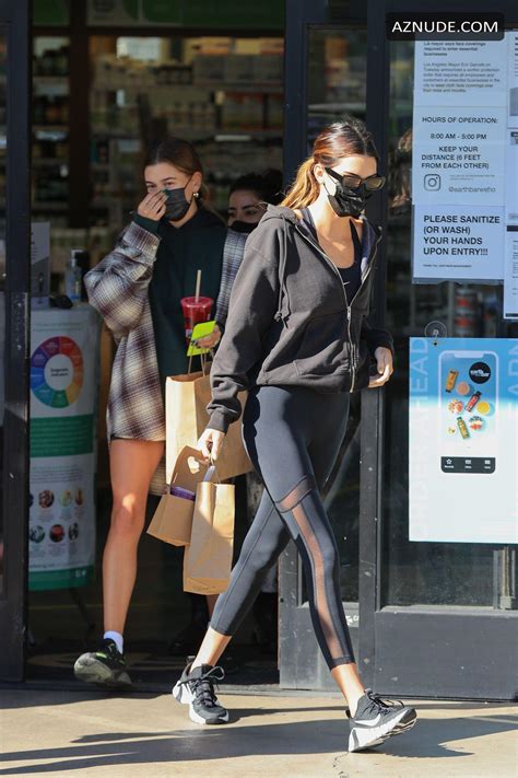 Kendall Jenner Sexy Getting Smoothies After Workout In West Hollywood AZNude