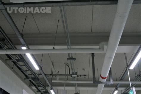 실내 천장 배관 공사 등 인테리어 컨셉 Yanggiri 사진 실내 인도어 천장 천정 배관 파이프 공사 설비 인테리어 컨셉 연결부 장착 Pvc 합성