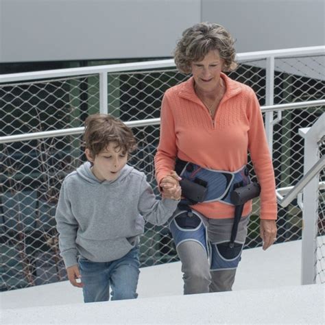 wearable soft robot helps parkinson s patients avoid freezing