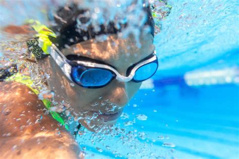 عینک شنای حرفه ایی معرفی بهترین عینک شنای حرفه ایی
