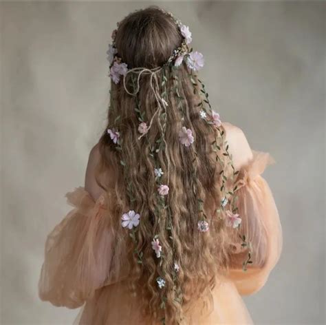 Pin By Gladis On Paolas Qince Crown Hairstyles Long Hair Styles