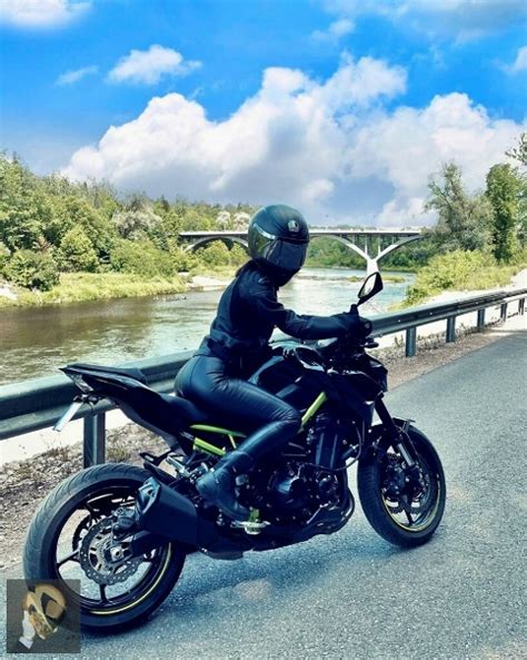 красота и ничего лишнего девчонки леди красота в мото Мото Музыка