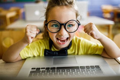 Streber Schule Bilder Und Stockfotos Istock
