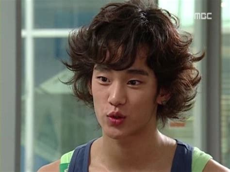 더쿠 강한 곱슬머리 연예인