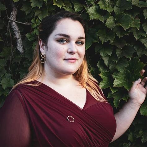 Sydney Edington Pinupprincess • Threads Say More