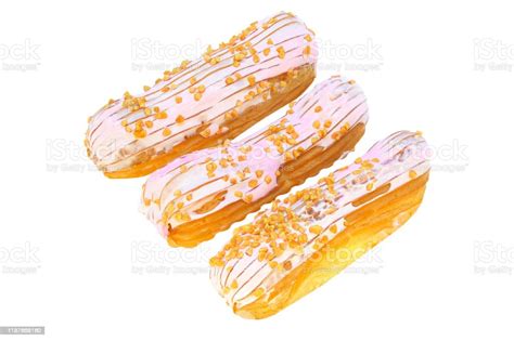 흰색 배경에 분리 된 버터 크림과 견과류가있는 3 개의 스폰지 케이크 0명에 대한 스톡 사진 및 기타 이미지 0명 3가지 개체 갈색 Istock