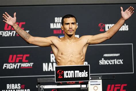 Igor Severino Ganó Pelea Y Se Escapó Con Máscara De Hannibal