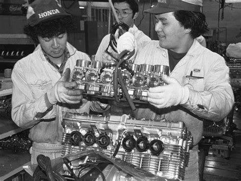 The Story Of Hondas Cbx Motorcyclist 旧車バイク クラシックスポーツカー ホンダ