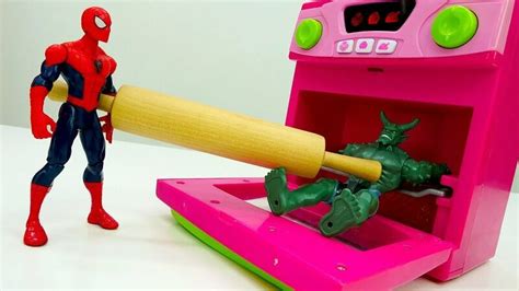 Человек ПАУК против Зелёного Гоблина Борьба за пирог в видео для мальчиков Смотреть онлайн в