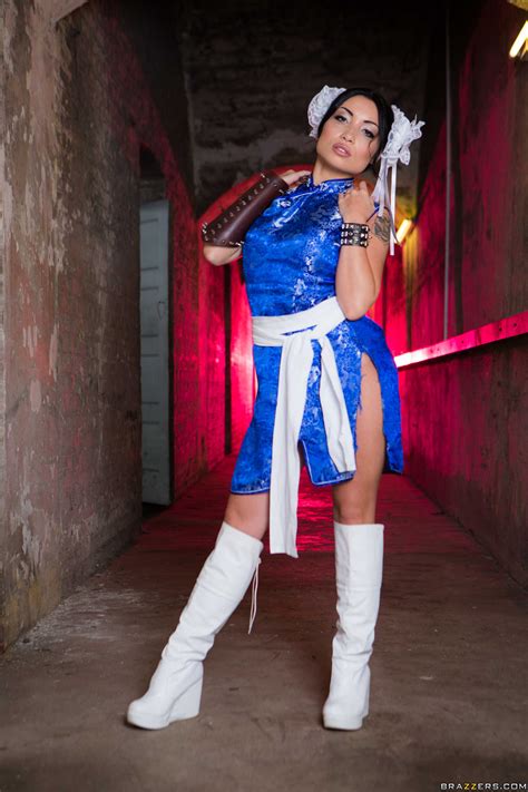 Sex Fighter Chun Li Vs Cammy Sex Fighter Chun Li Vs Cammy Xxx Parody 4 Porn Pic Eporner