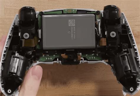 How To Disassemble A PS5 Controller Step By Step 9meters