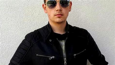 La Doar 18 Ani Vloggerul Ludușean Alin Decean și A Lansat O Carte Ludus Online