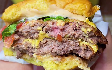 你们一直好奇我多重，今天告诉你们，次了两个🍔和🍟，再做一杯青提雪顶，夜宵yyds 凉湉子的日常 凉湉子的日常 哔哩哔哩视频