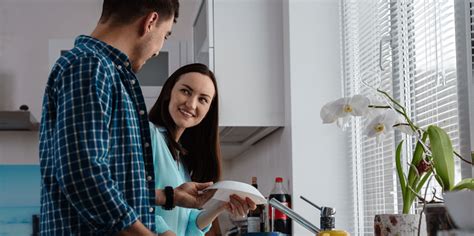 Why Couples Who Dont Split The Chores Are More Likely To Break Up