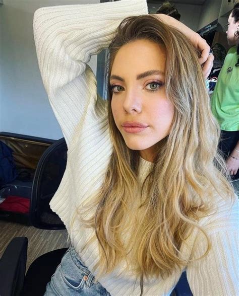 Eda Ece Nin Sosyal Medya Kazanc Dudak U Uklatt Bak N Ne Kadar Kazand Magazin Haberleri