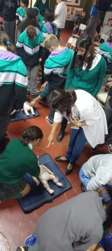 iguazú el hospital modular brinda técnicas de rcp en espacios públicos
