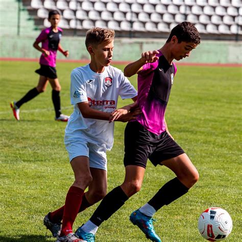 Футболна академия ДИТ Футболна академия ДИТ София