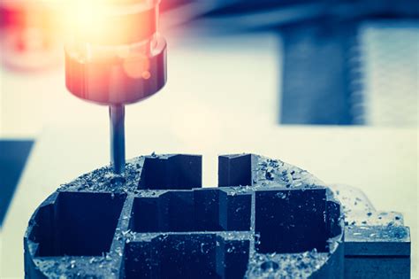 블루 실버 톤의 절단 샘플을 갖춘 하이 정밀 Cnc 밀링 머신 정밀 부품의 마이크로 절단 기술 산업 개념 Cnc 장치에 대한 스톡 사진 및 기타 이미지 Istock