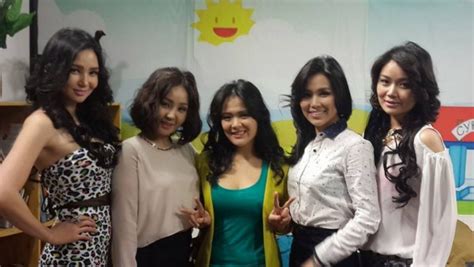 “Эмоци” продакшны уран бүтээлчдийн шинэхэн зурагнаас Урлаг мн