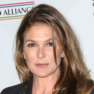 Paige Turco Revionz