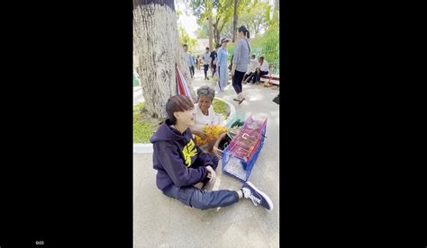 គំរូ ល្អ មែន កំលោះ តូច លី ម តិច ម៉េ ង ធ្វើ រឿង ដ៏ ប្រពៃ មួយ ចំពោះ លោកយាយ ម្នាក់ វី ដេ អូ