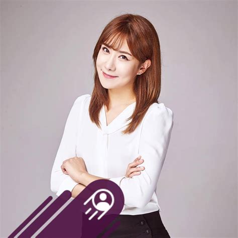 요즘은 나이 묻는거 괜히 조심스러워 왜일까 결혼한 친구 육아하는 친구 아직도 자유로운 친구들 서로 다른 리듬으로 살고 있어서일지도 같은 나이인데 전혀 다른 삶