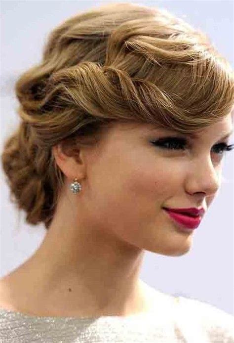 Taylor Swift Updo Tutorial