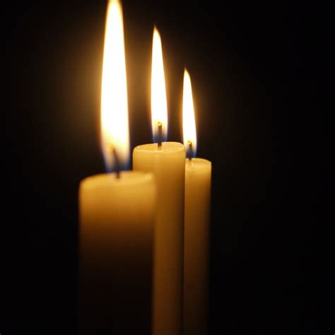 Rojal Ве известуваме дека согласно Законот за празници на Република Македонија на ден 06 06