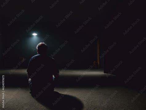 暗い部屋に一人ぼっちで膝を抱える男性の後ろ姿3 Ai生成画像 Back View Of A Man Holding His Knees
