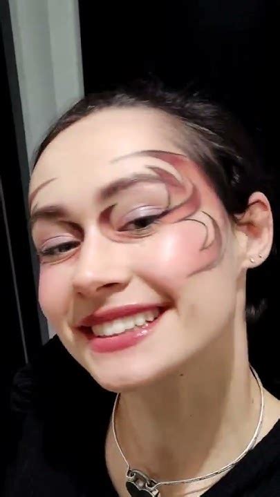 Cubism 💜 Creativemakeup Boldmakeup Colorfulmakeup Makeuptutorial