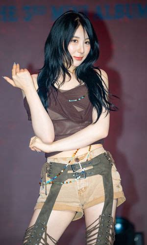 [단독] 춤 잠깐 쉰다 이채연 허리 디스크 No→스케줄 정상 소화 종합 Osen