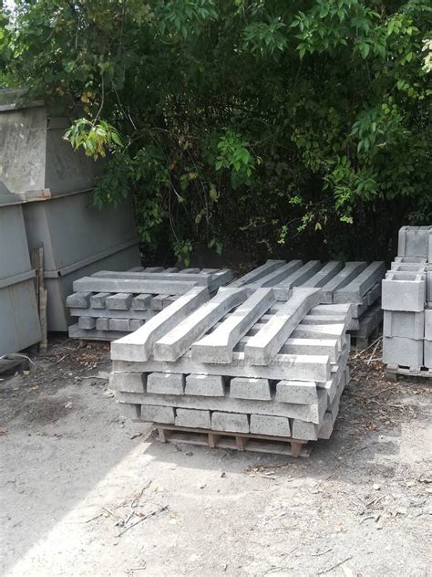 Бетонни колове за ограда Строителни материали Русе Производител на бетонни колове за о