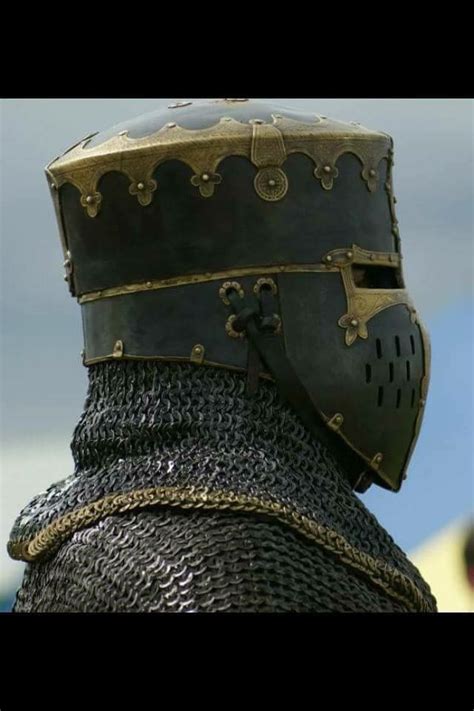 10 12 Century Riveted Mail Armour And Crusader Era Helmet Caballería