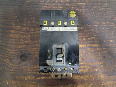 Square D 15 Amp 3 Pole 600 Volts Circuit Breaker Fh36015