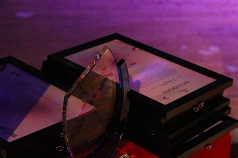 Дүрслэх урлагийн академи Магадлан итгэмжлэгдсэн уран зургийн хөтөлбөр нь академийн 76 жилийн