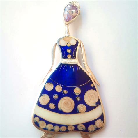 Кулон из серебра с эмалью в интернет-магазине минанкари от Enamel Rooms