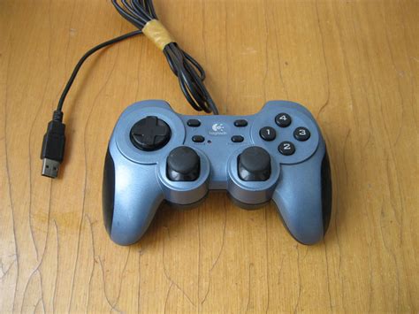 Logitech Rumble Pad 2