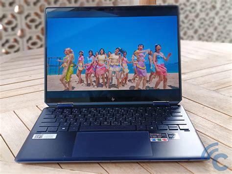 Review HP Spectre X360 Laptop 2 In 1 Dengan Layar Jempolan