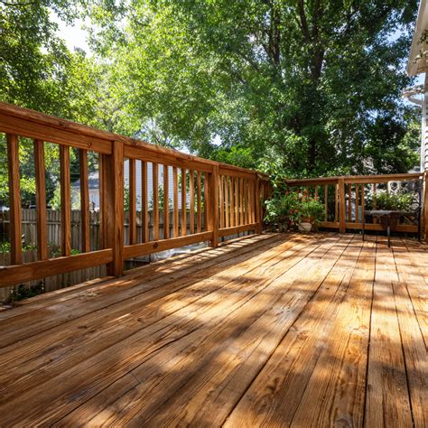 Top Custom Deck Trends For Modern Outdoor Spaces