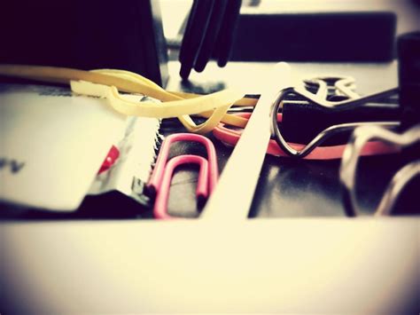 Premium Photo Messy Desk