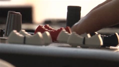 შემცირებული შემოსავლები კრიტიკულ მედიებში Youtube