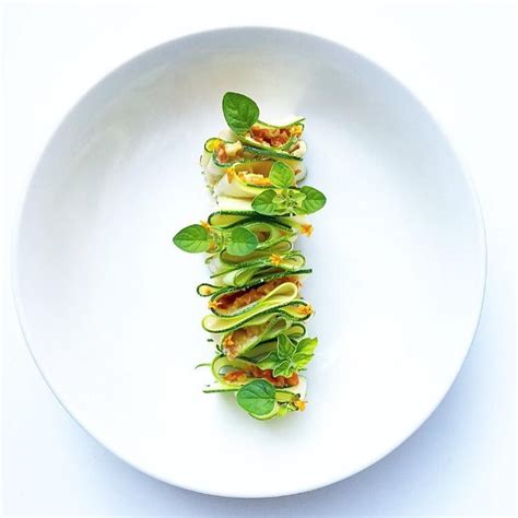 12 Modern Salad Plating Ideas To Save Today Food Presentation Food Plating Food And More
