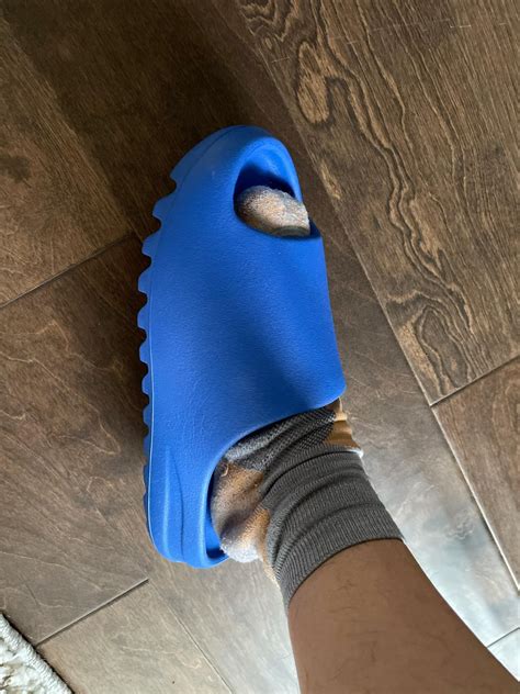 Crocs More Comfortable Than Yeezy Slides R Yeezys