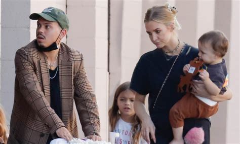 Evan Ross Daughter Ashlee Simpson And Evan Ross Celebrate Jaggers First