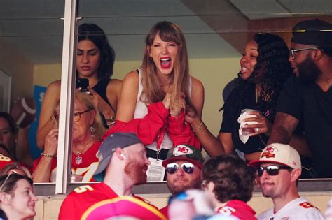 Taylor Swift Goes Wild For Travis Kelce Touchdown At Chiefs Game